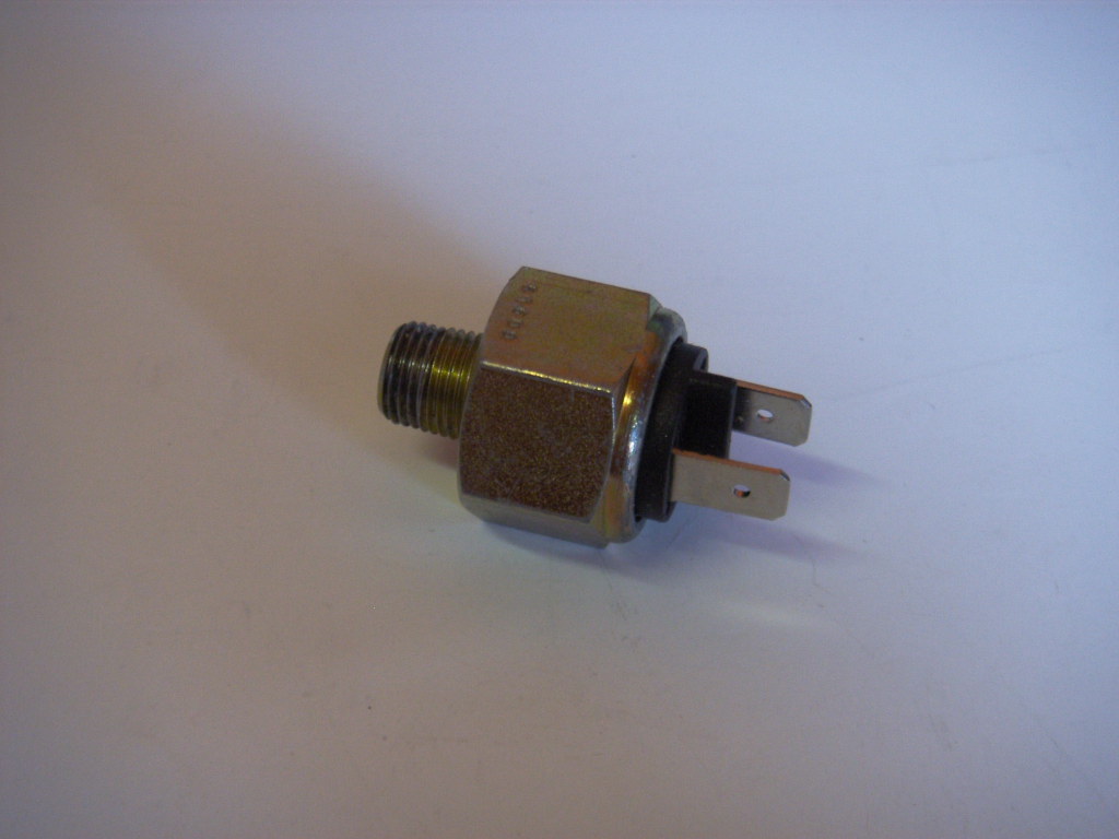 Rear Brake Stop switch XL, 1340, 1450 Harley-Davidson 942075 – VTwinMania
